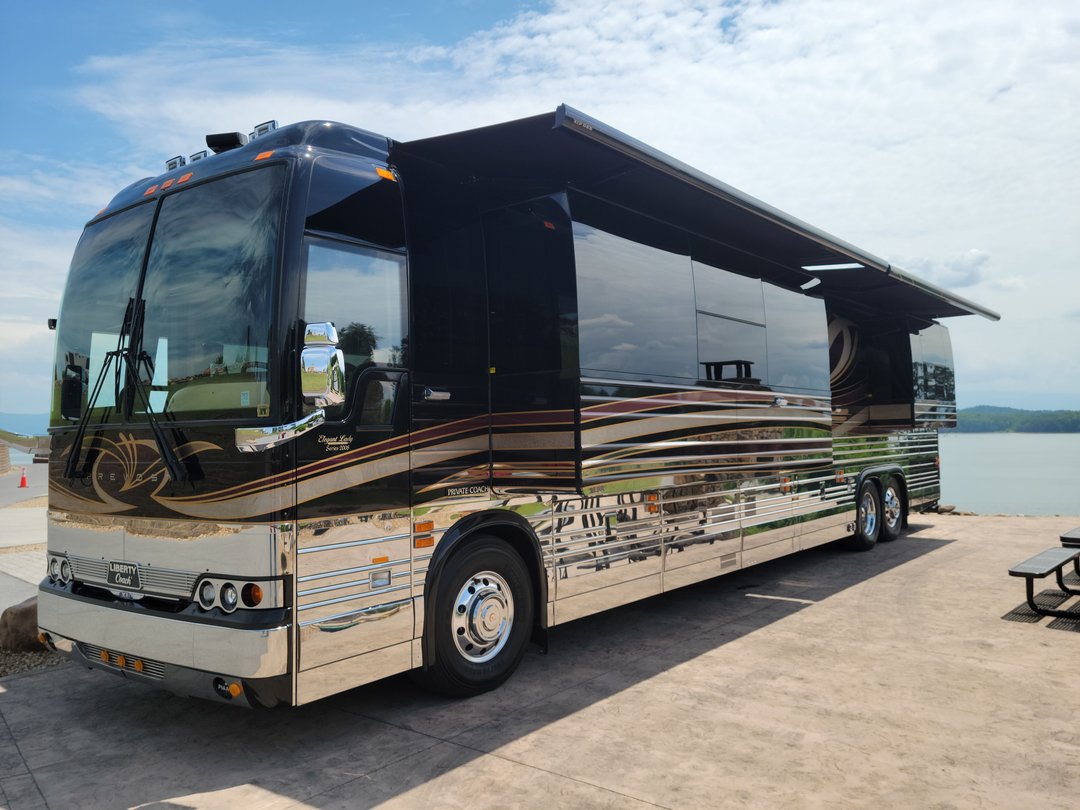 2008 Prevost Liberty XL2 Double Slide for Sale in MORRISTOWN, TN ...