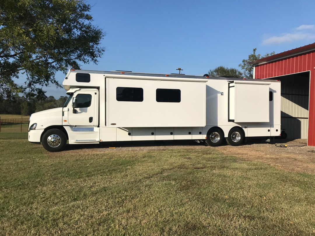 ***2021 45' RENEGADE QUAD SLIDE-FULLY LOADED-2 FULL BATH*** for Sale in ...
