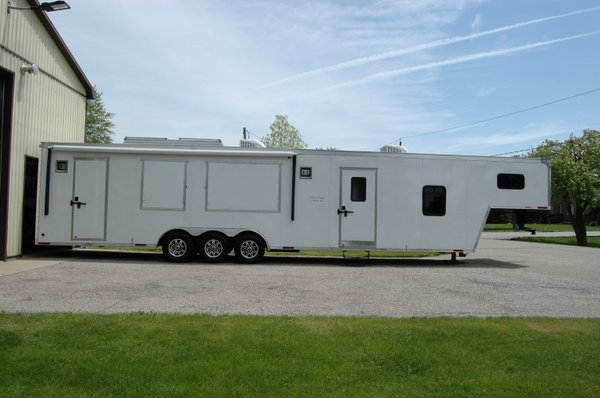 2014 MTI 44 ft living quarters trailer for Sale in Springfield ...