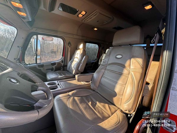 2011 Freightliner M2-106 Sportchasis for Sale in BLOOMINGTON, IN ...