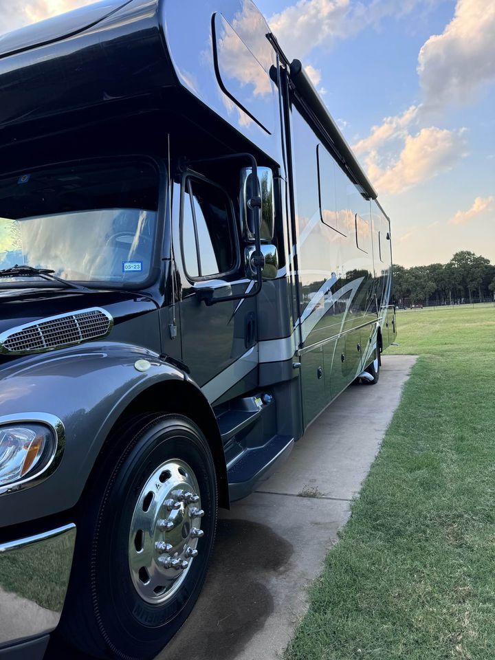 2019 Jayco Seneca 37K for Sale in Shady Shores, TX | RacingJunk