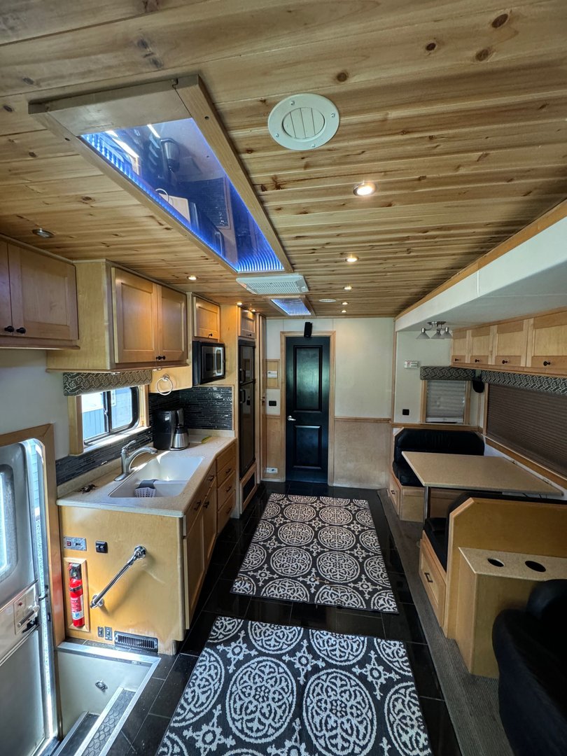 2006 Freightliner 40' optima Toy Hauler low miles for Sale in STANWOOD ...