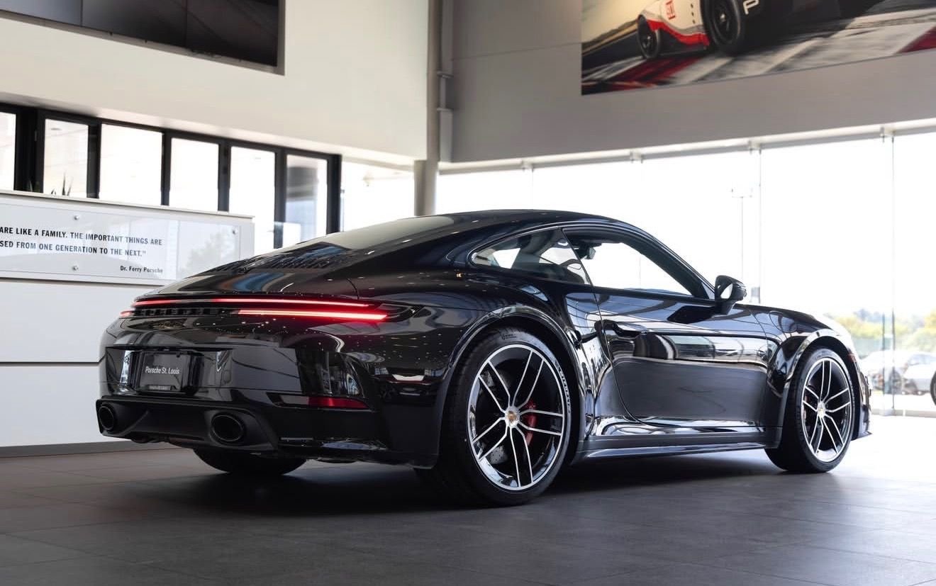 Opinions needed on whether or not to paint GT3 side skirt and S/T Rear ...