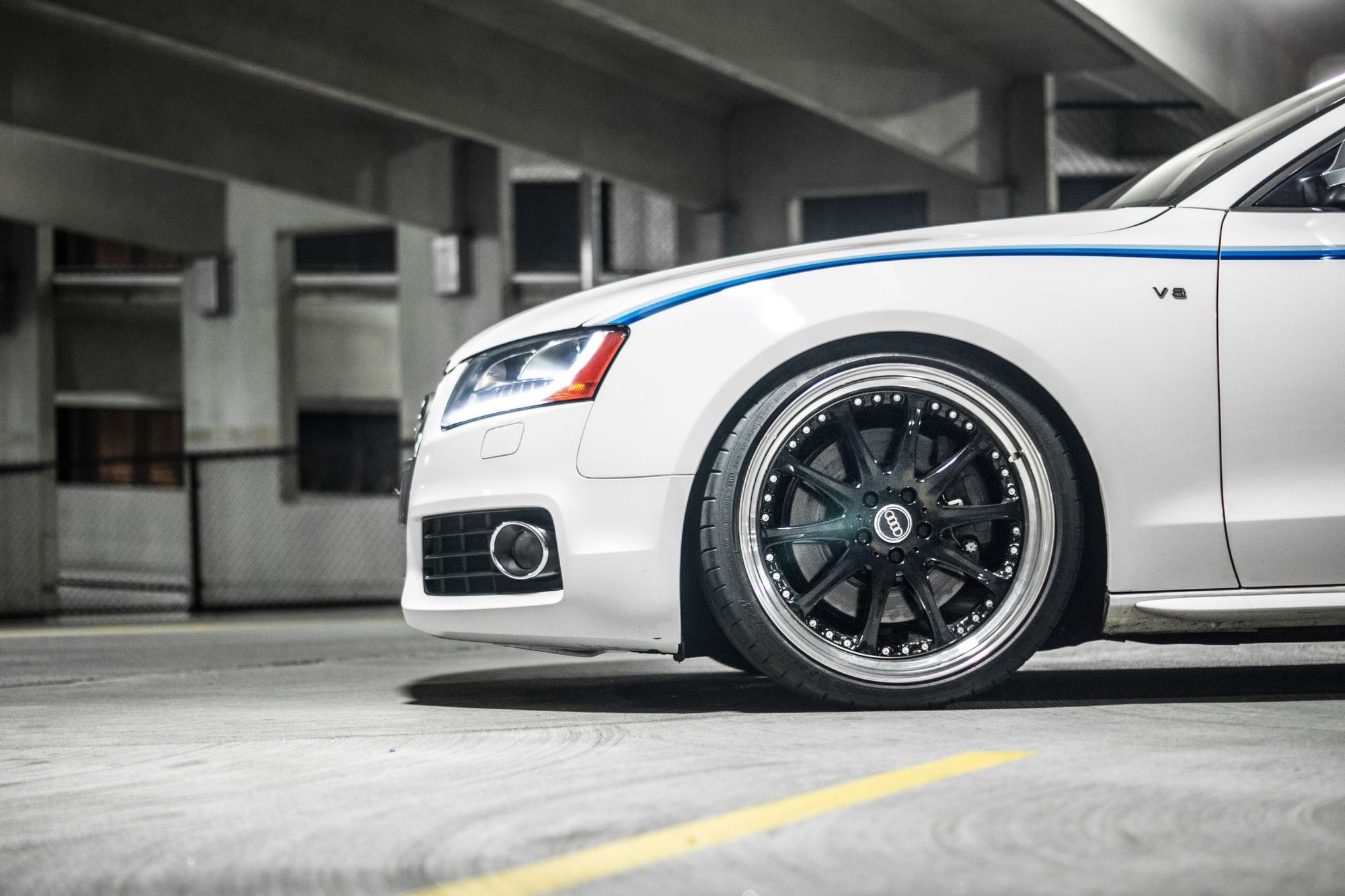 20x9.0 RH AK-Phoenix 3-Piece Wheels with 265x30x20 Michelin Pilot Super ...