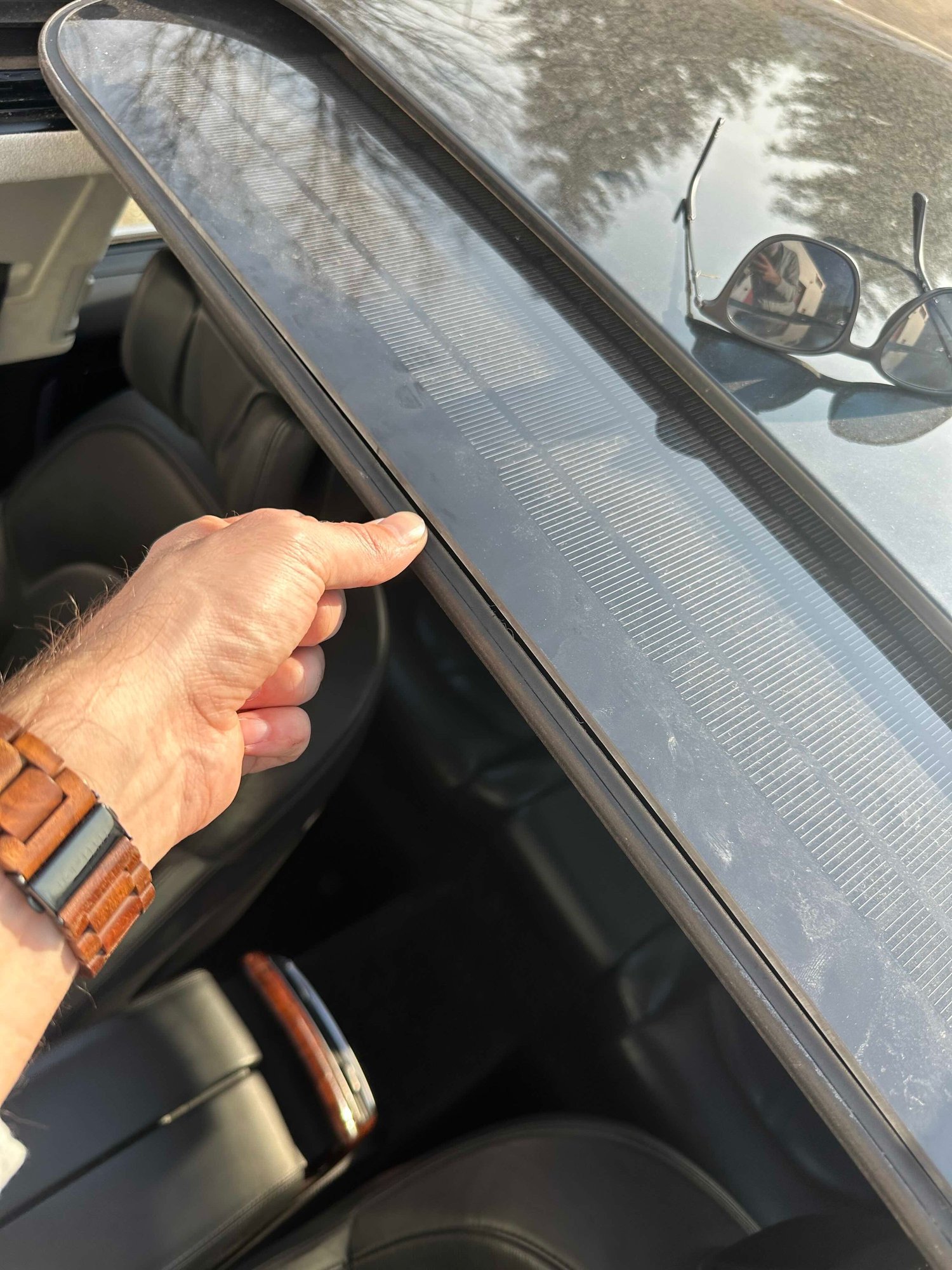 Solar Roof Panel popping out of sealing frame - AudiWorld Forums