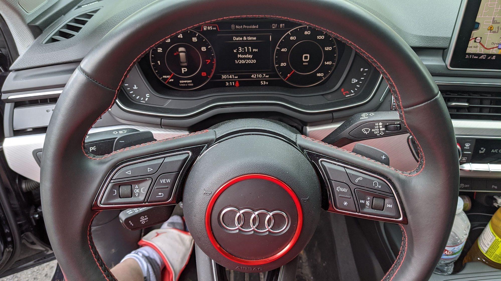 RS5 Sportback Cold Weather Package steering wheel Vs. flat bottom ...