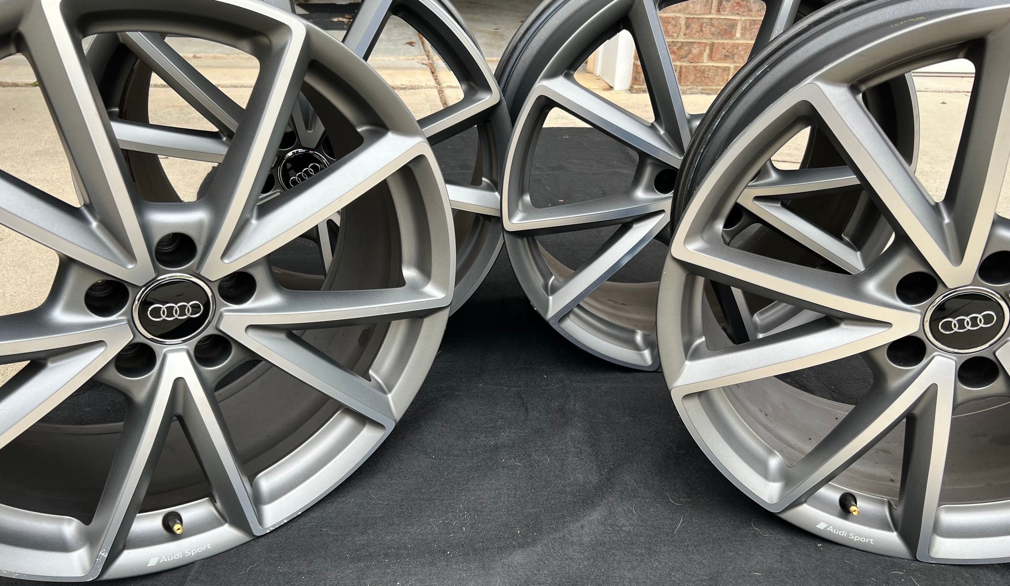 OEM AUDI WHEELS – 20” 5 V SPOKE WHEELS (USED) - AudiWorld Forums