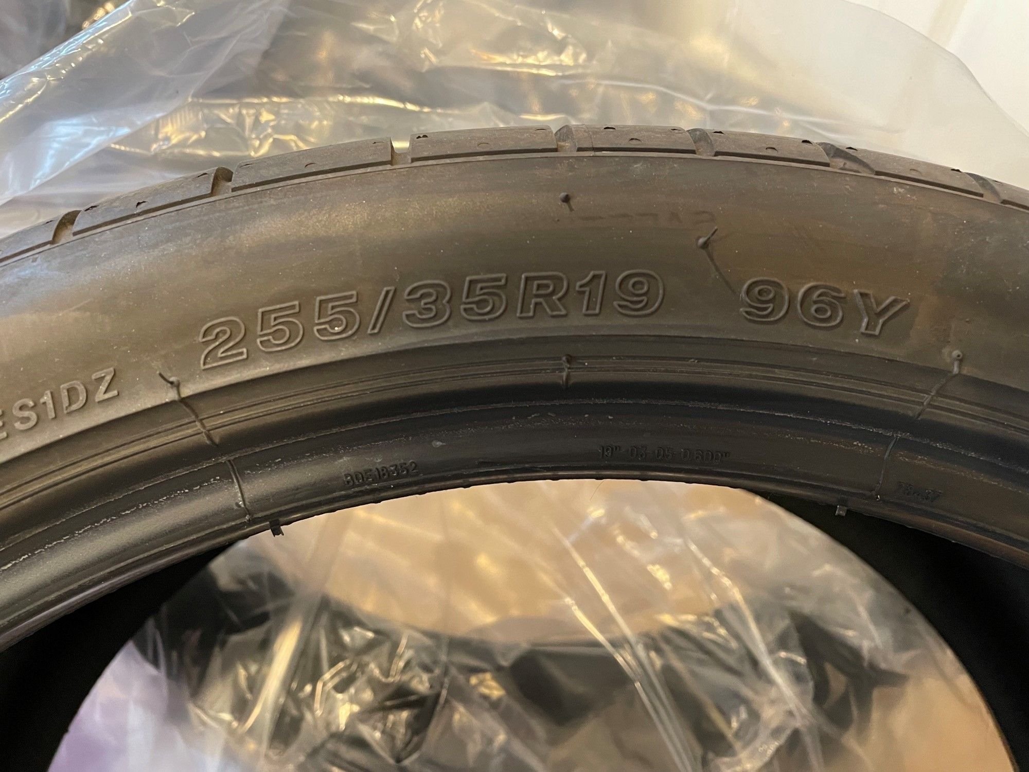 Bridgestone Potenza S001 tire set 255/35/R19 96Y - AudiWorld Forums