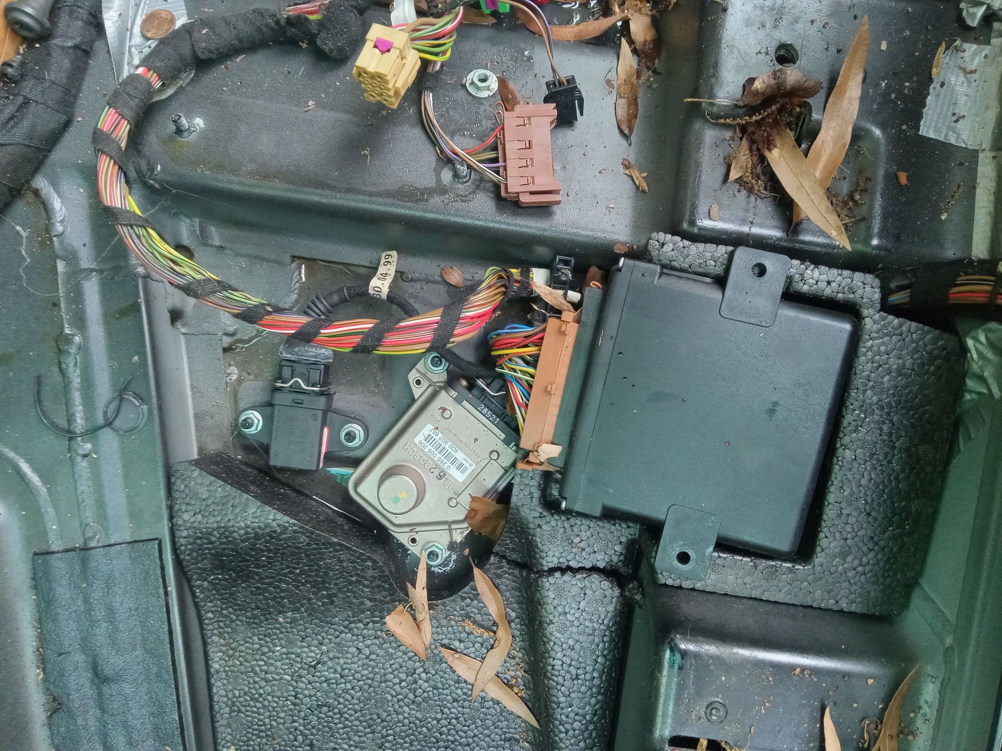 g200 lateral acceleration sensor, abs control and yaw?? sensor location ...