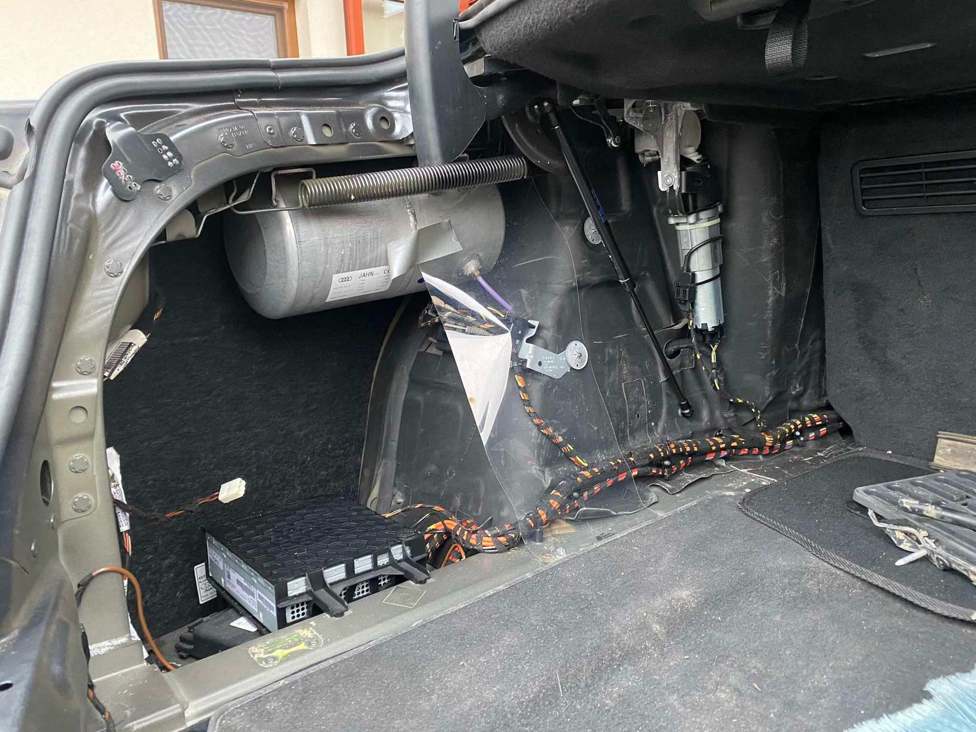 A8 D4 Facelift - Radio Tuner Control Box Location? - AudiWorld Forums