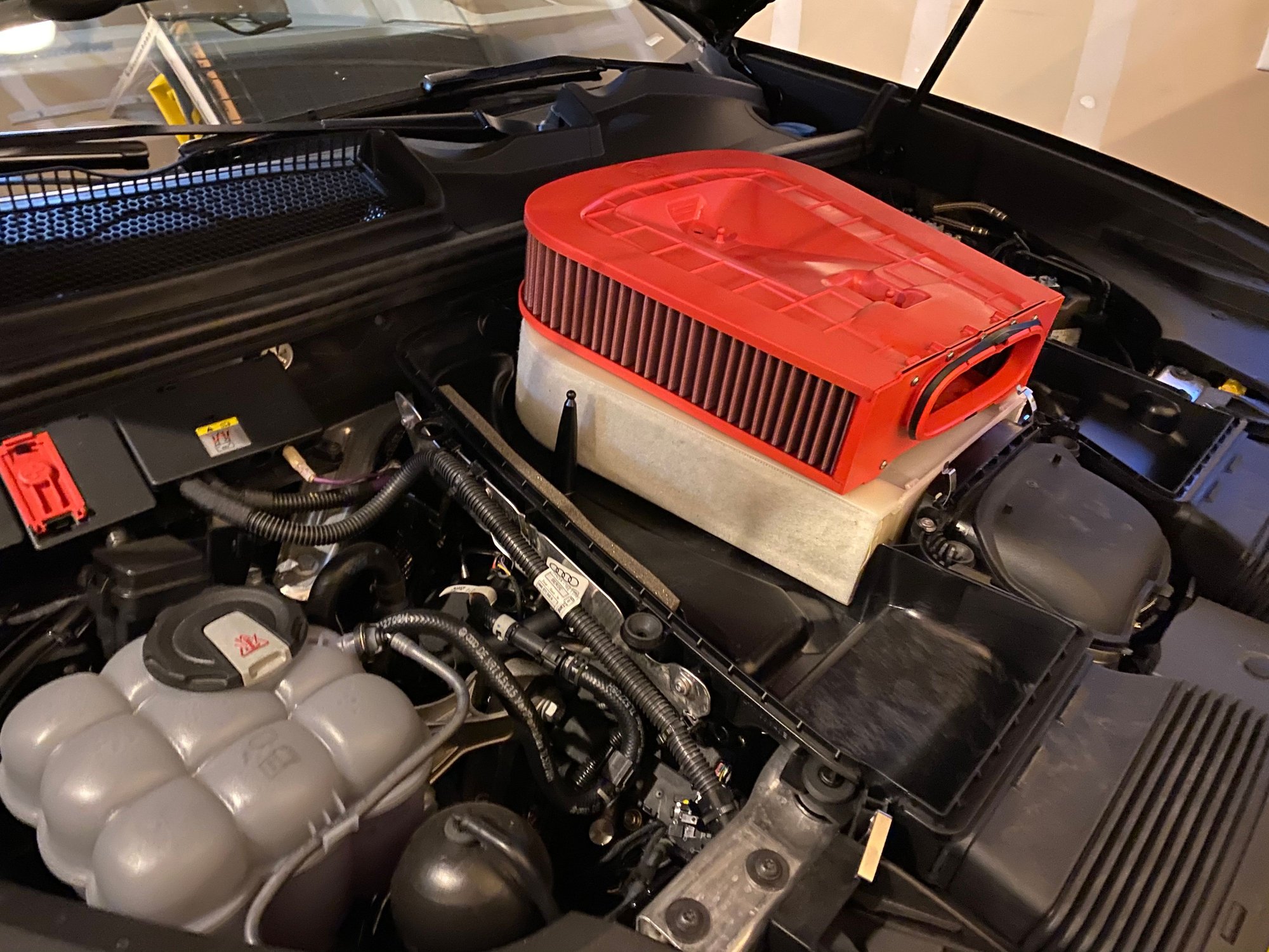 RSQ8 Engine cover/intake removal- BMC air filter instal - AudiWorld Forums