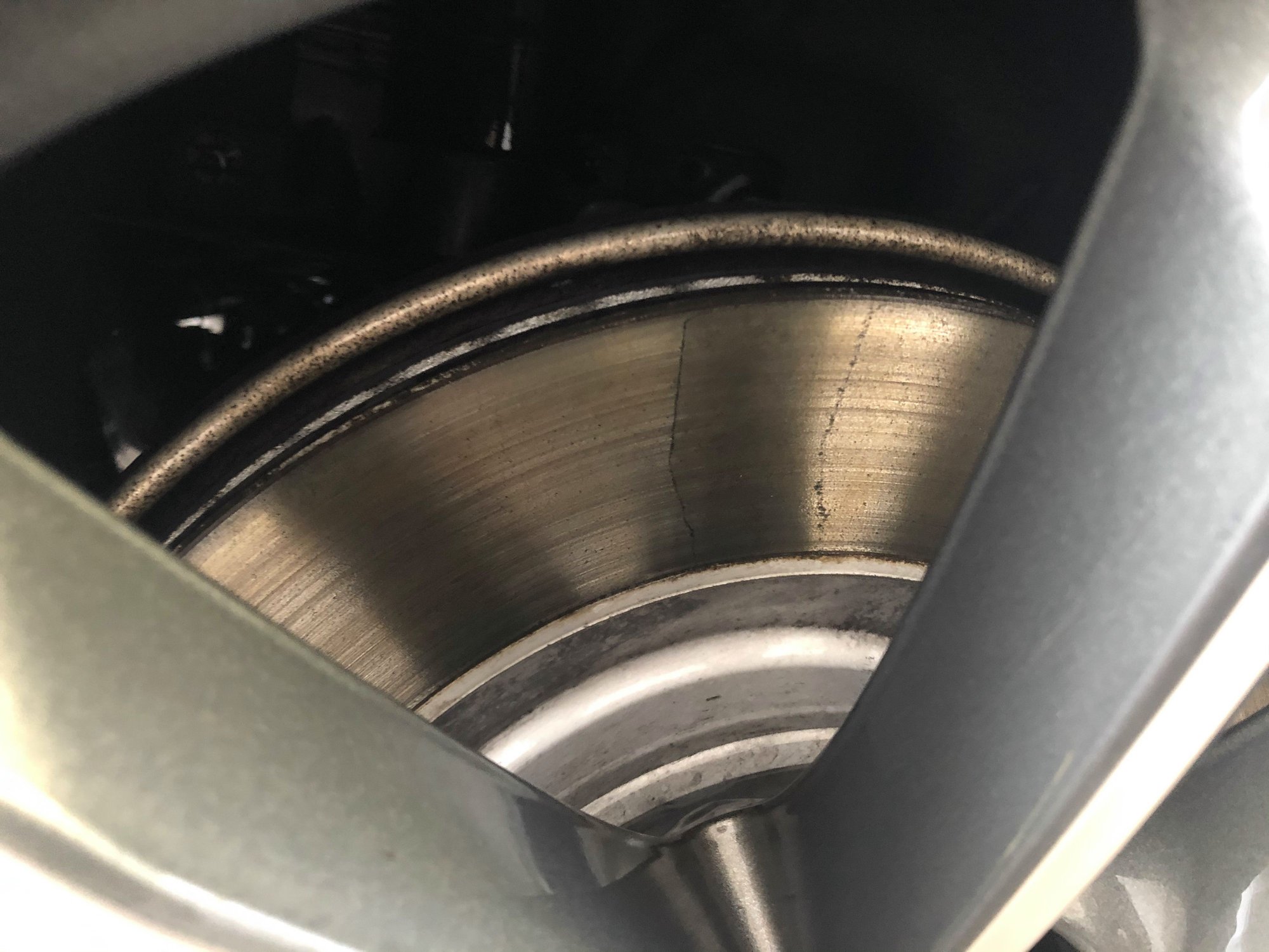 Black Line Mark on Rear Rotors - AudiWorld Forums