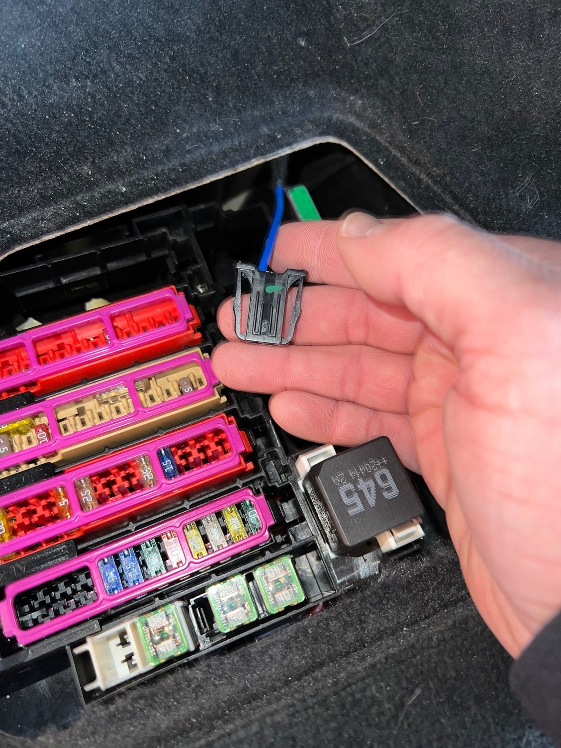 Blue cable - AudiWorld Forums