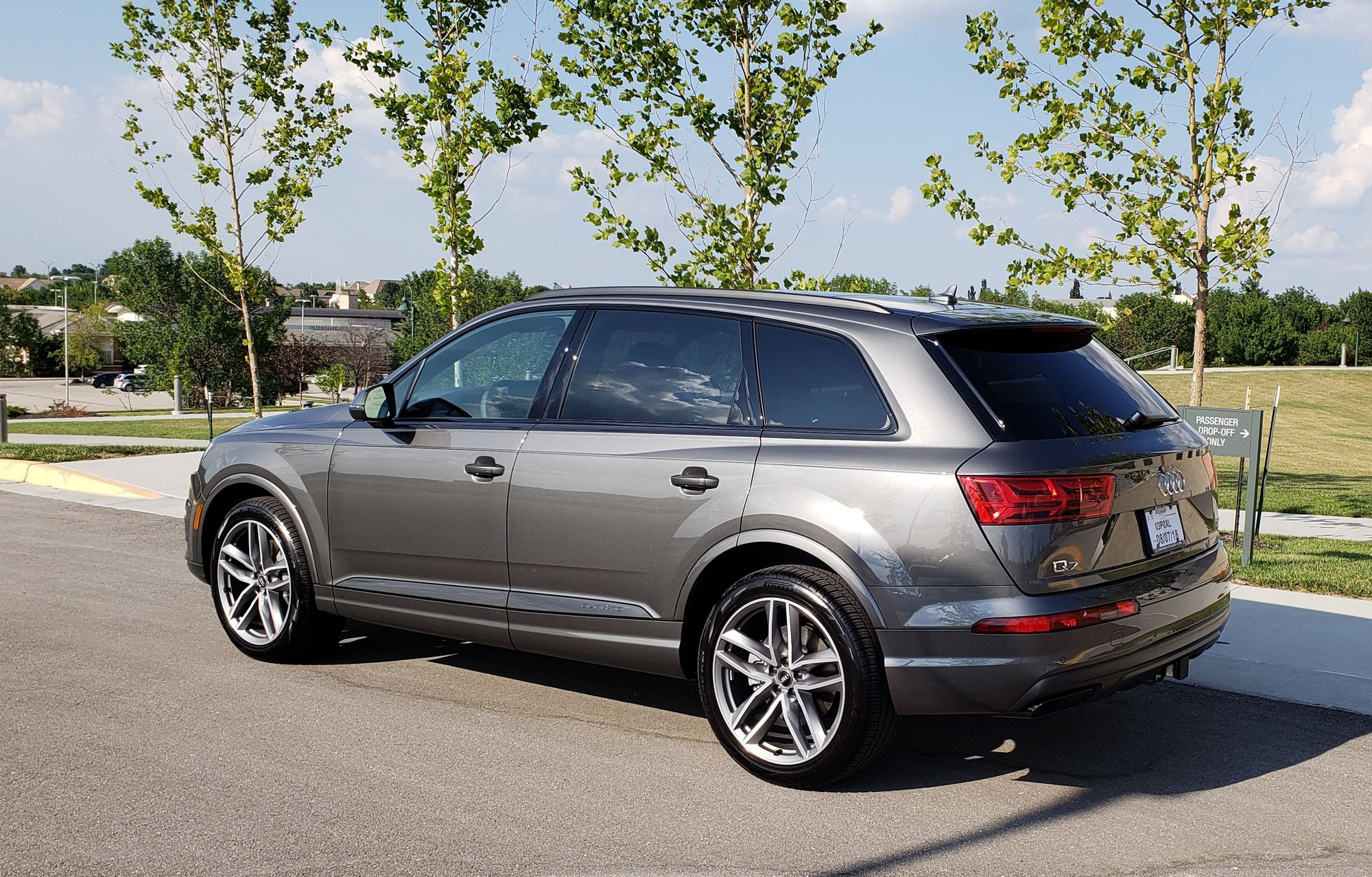 What happended to the recent thread on a new Samurai Gray Q7 w/Blk Opt ...