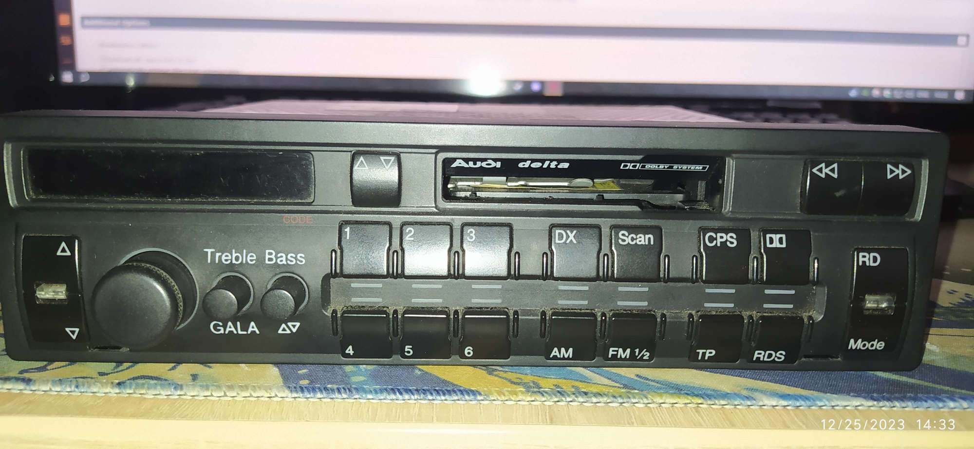 A4 B5 audio works when cold, slowly gets quiter, dissappears completely - AudiWorld Forums