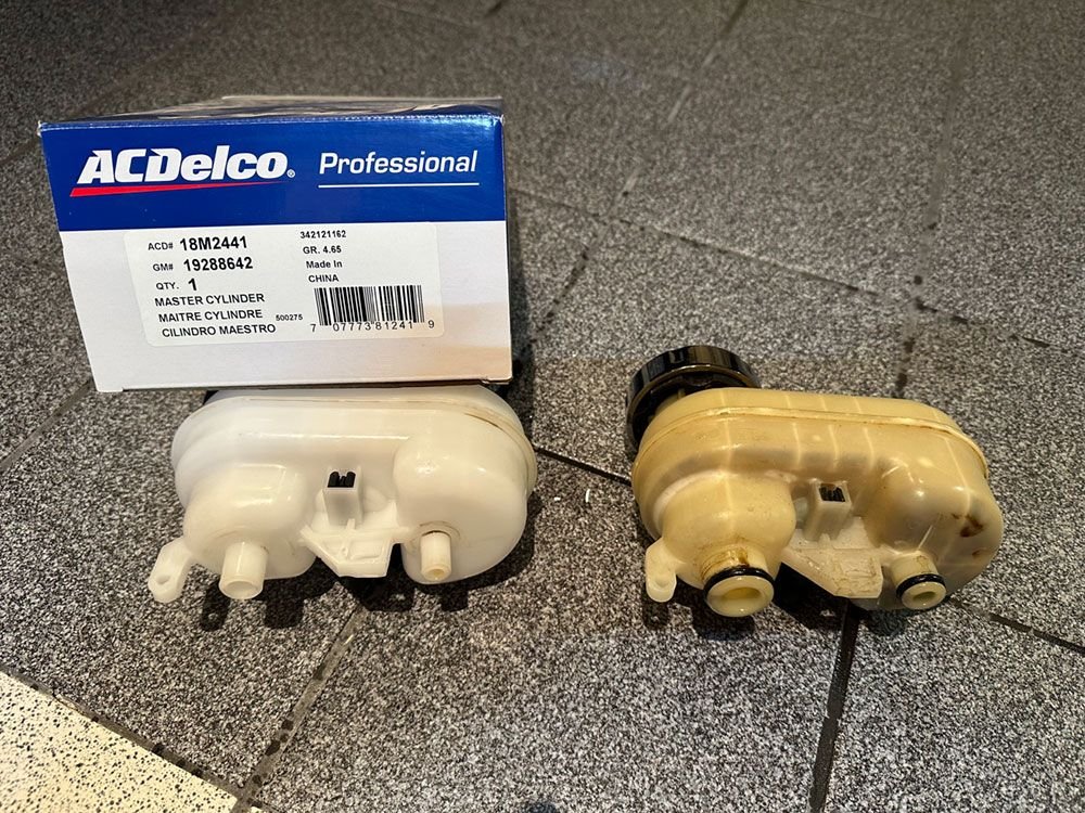 Brake Master Cylinder Reservoir Swap on 2001? - CorvetteForum ...