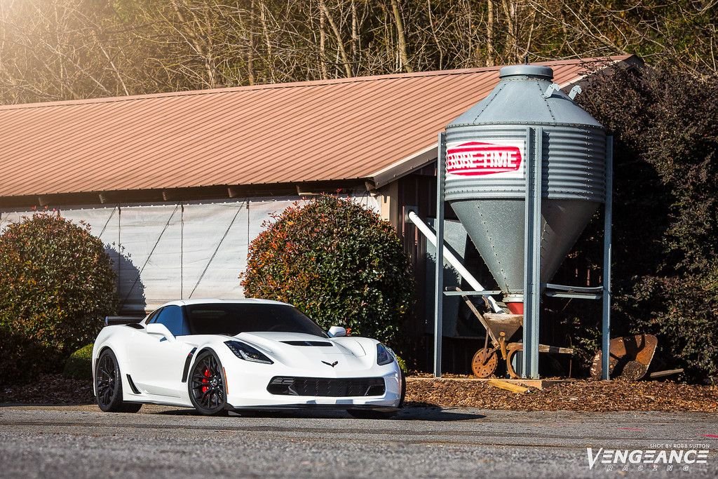 Photo Shoot Vengeance Racing Artic White C7 Z06 Black Rims/Lowered ...