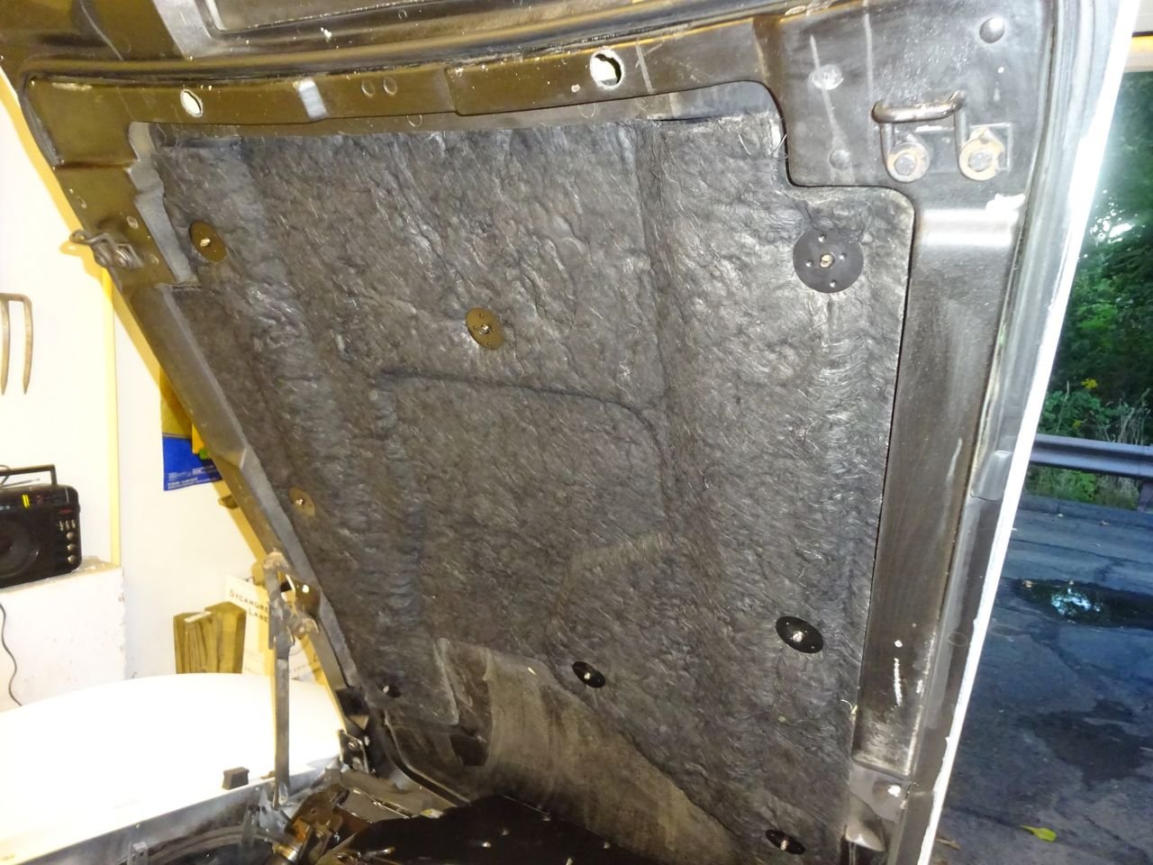 Hood insulation - CorvetteForum - Chevrolet Corvette Forum Discussion