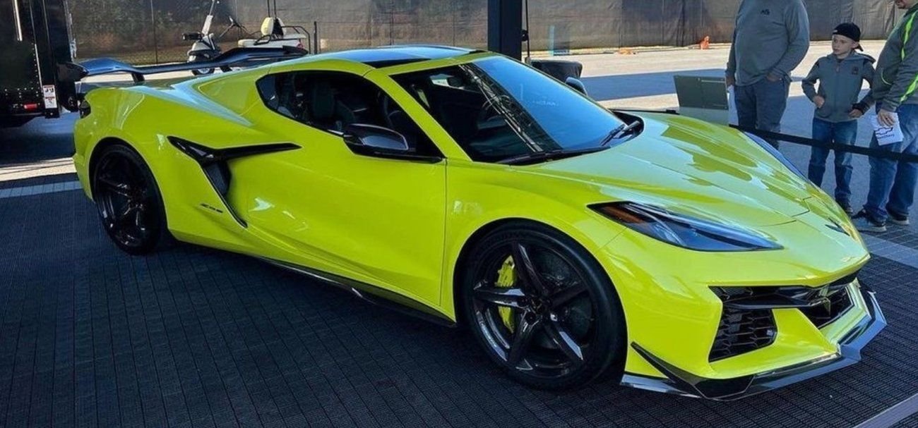 Official Accelerate Yellow Metallic Color Thread - Page 15 ...