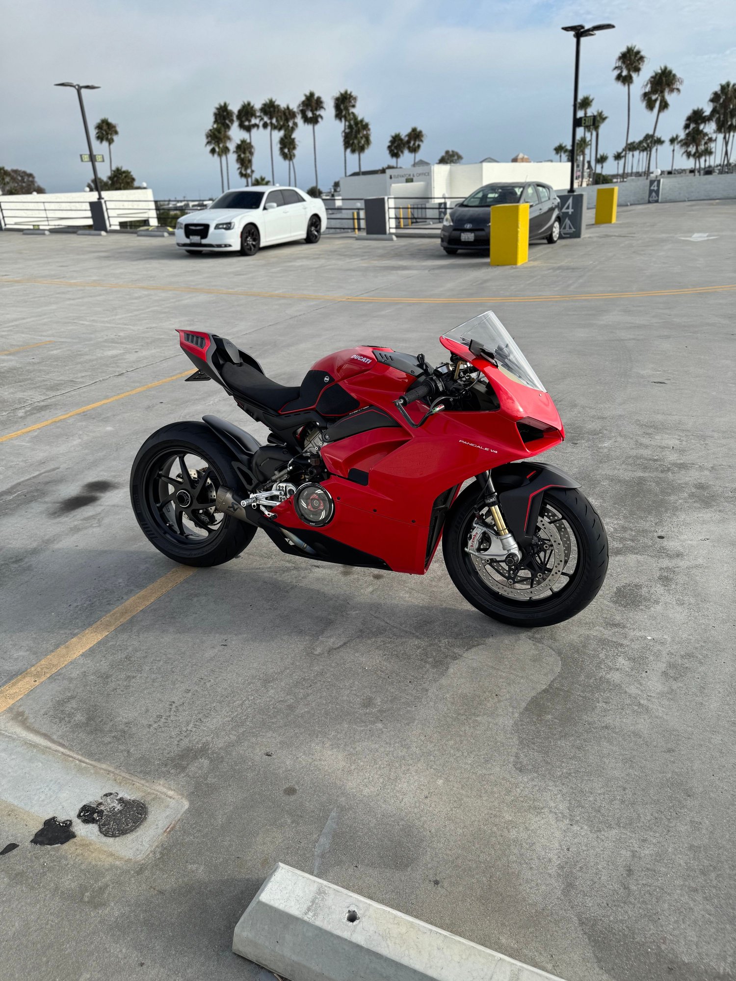 WTB (Want To Buy) WTB Z06 - 2018 Ducati V4 trade towards your car ...
