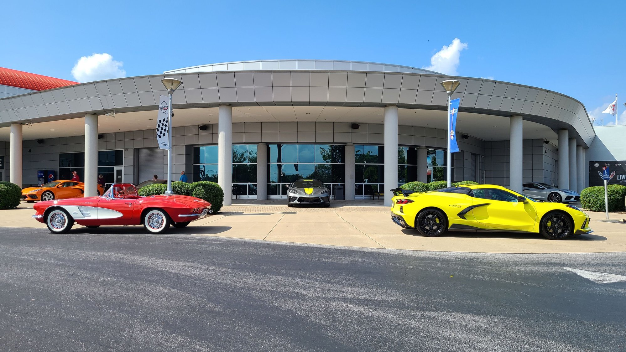 My '61 Fuelie hanging out with some 2022 Stingrays today (Pics ...