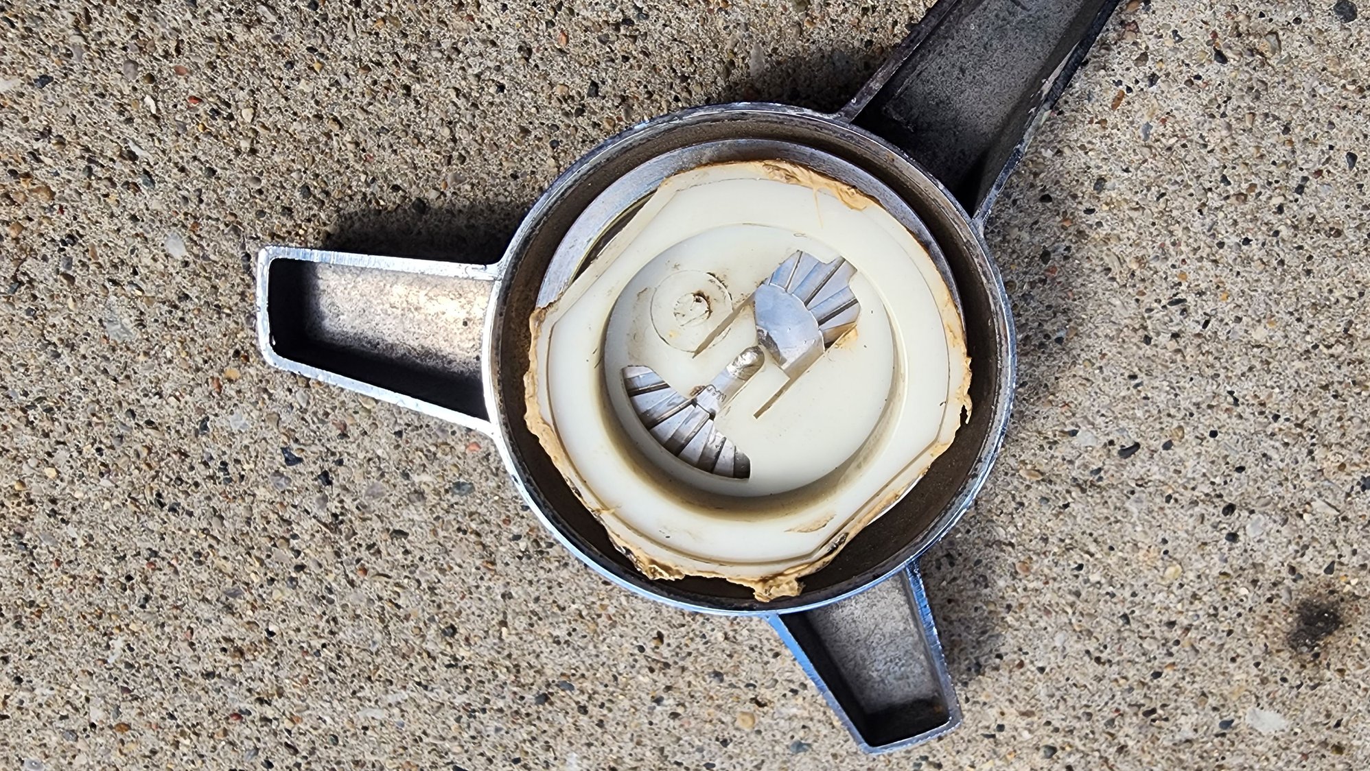 Can anyone ID these wire wheels? - CorvetteForum - Chevrolet Corvette ...