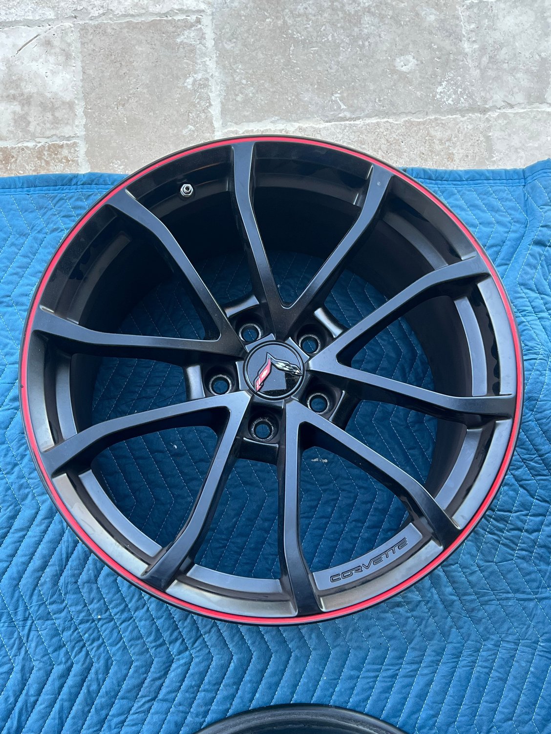 FS (For Sale) C7 Grand Sport Rims Black with red outline ...