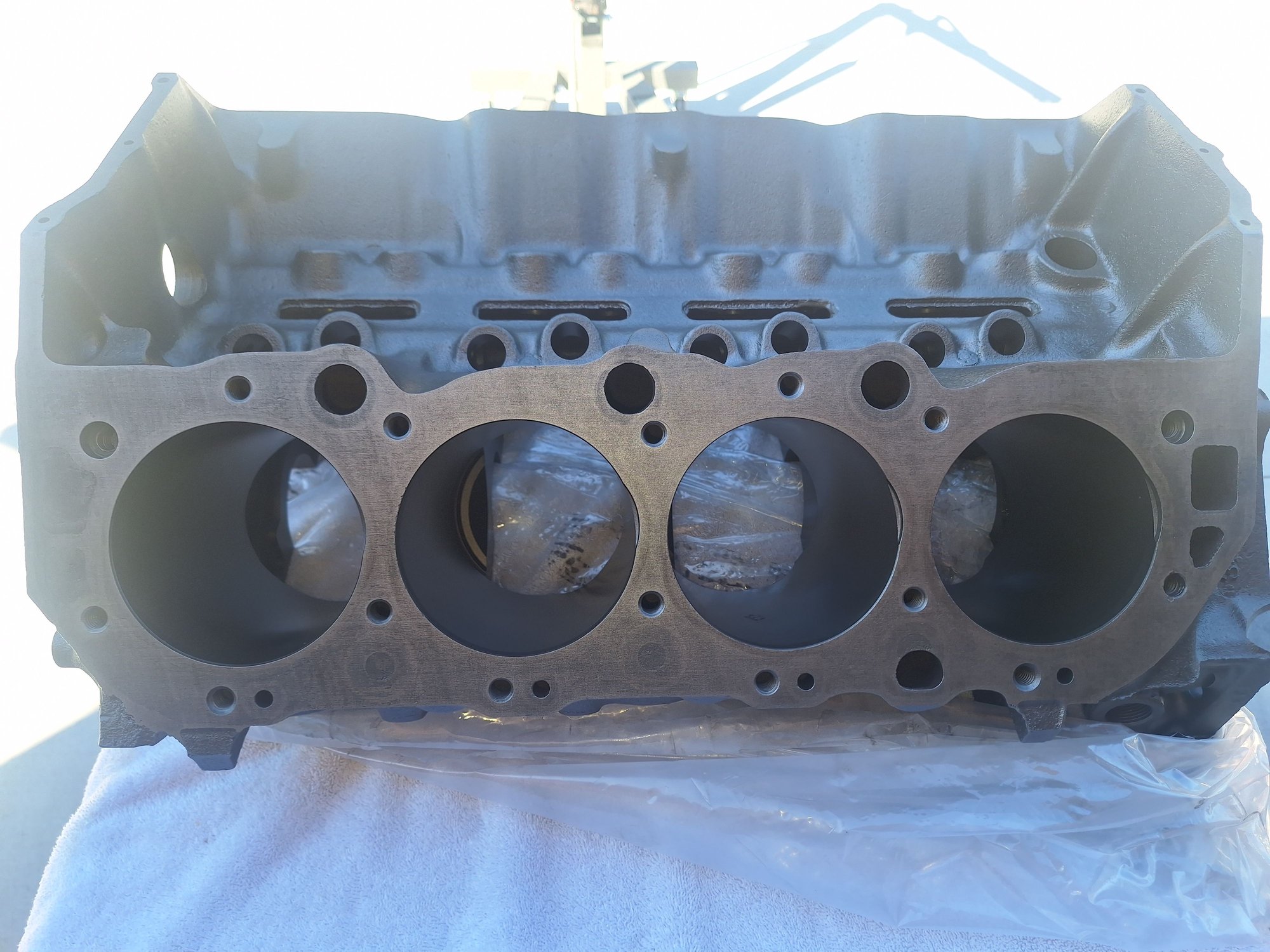 FS (For Sale) 1969 427/435 block, nos 840 heads, 7115 crank, nos oil ...