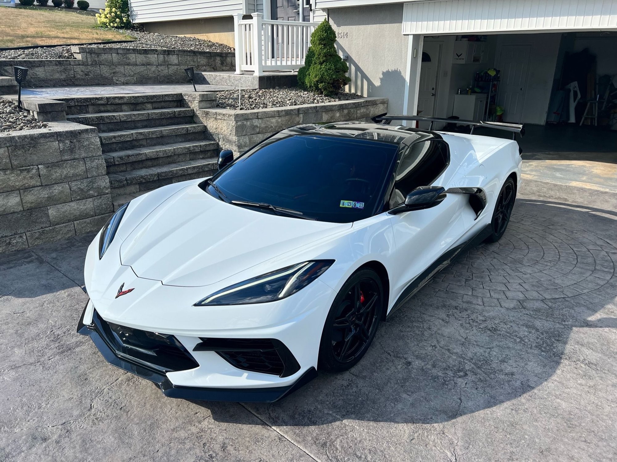 FS 22 C8 2LT Arctic White/Adrenaline red - CorvetteForum - Chevrolet ...