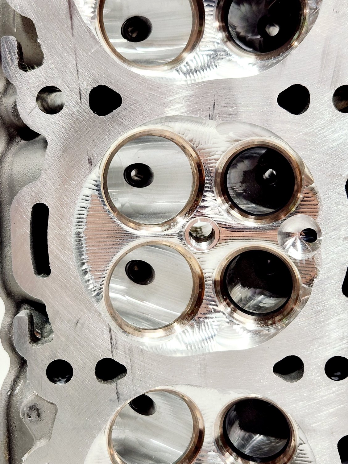 C8 ZR1 LT7 Preproduction Cylinder Heads VS Z06 LT6 Heads ...