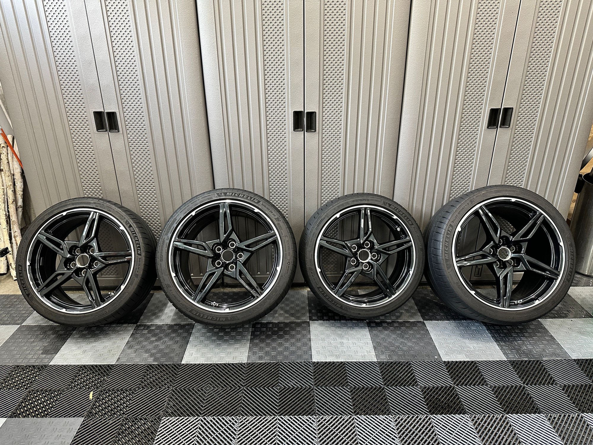 FS (For Sale) 2022 C8 Corvette Z51 wheels, TPMS and tires ...