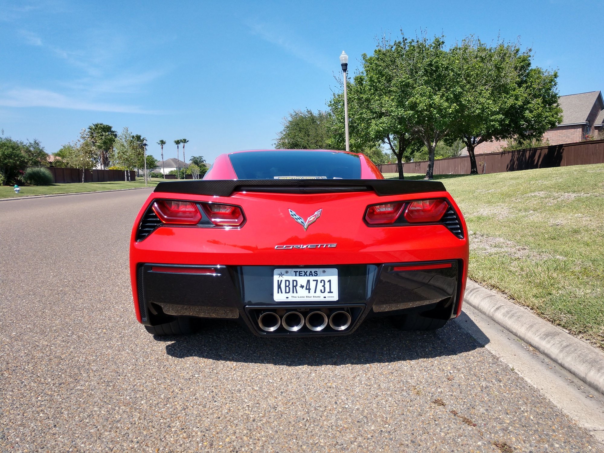 Opinons please -- color of rear Z51 spoiler on an Arctic White C7 ...