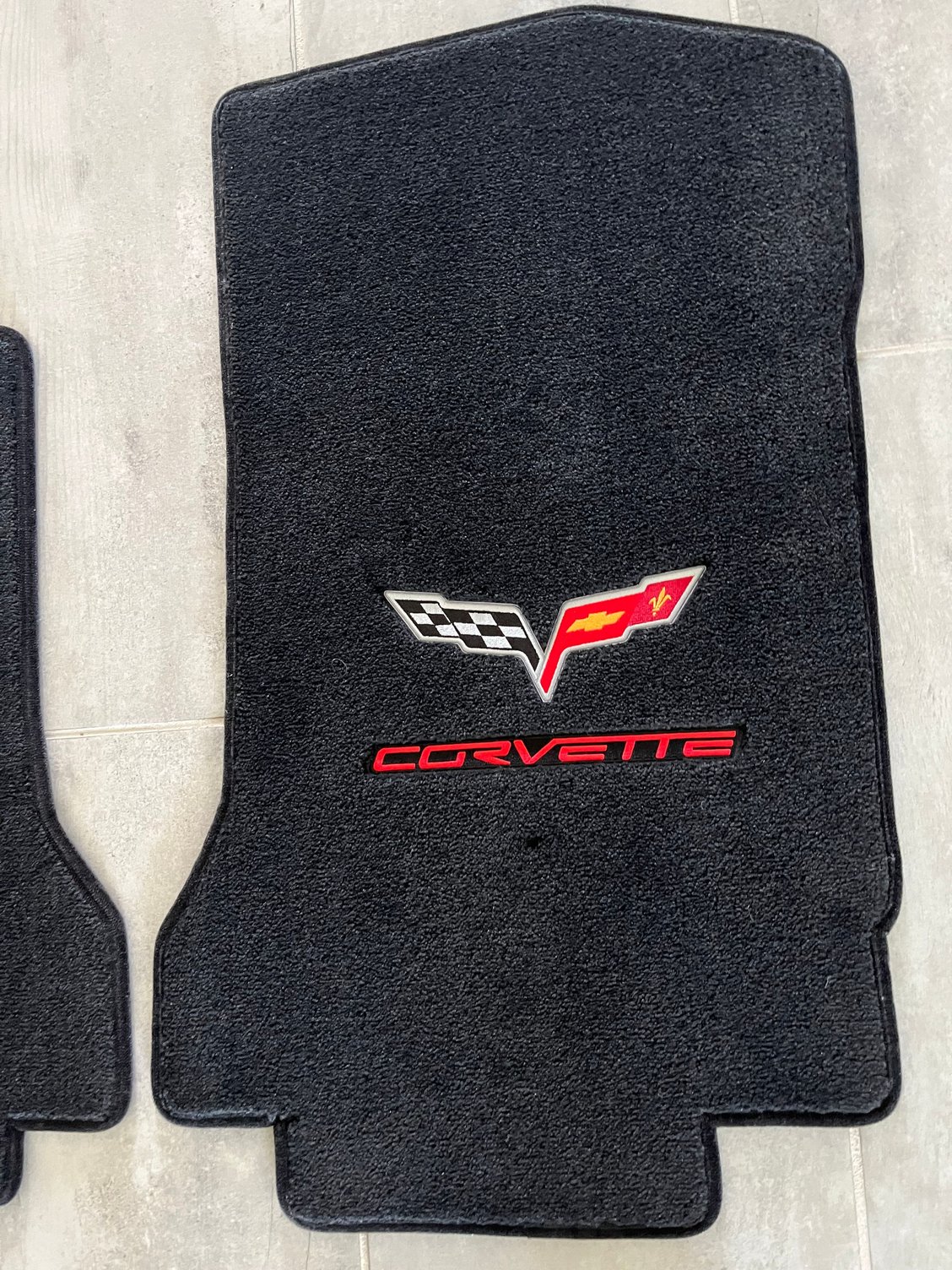 FS (For Sale) Lloyd Ultimate Carpet Front Mats with Double C6 Logo in ...
