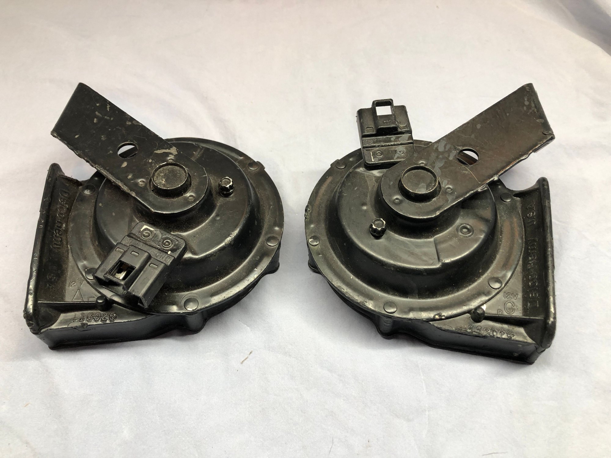FS (For Sale) 1987 Chevrolet Corvette Delco Remy Horn PAIR OEM A & C ...