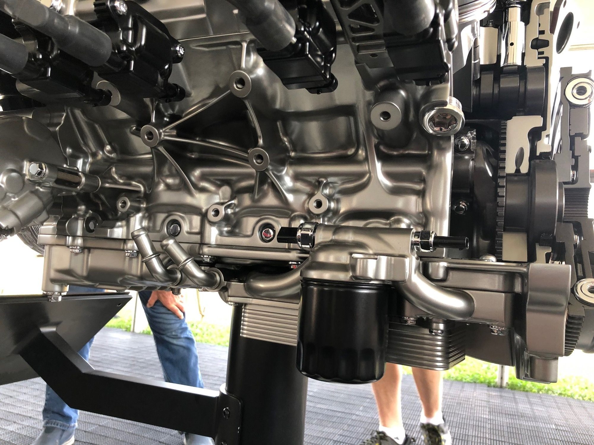 When you start taking something on your C8 apart, these cutaway C8 pics ...