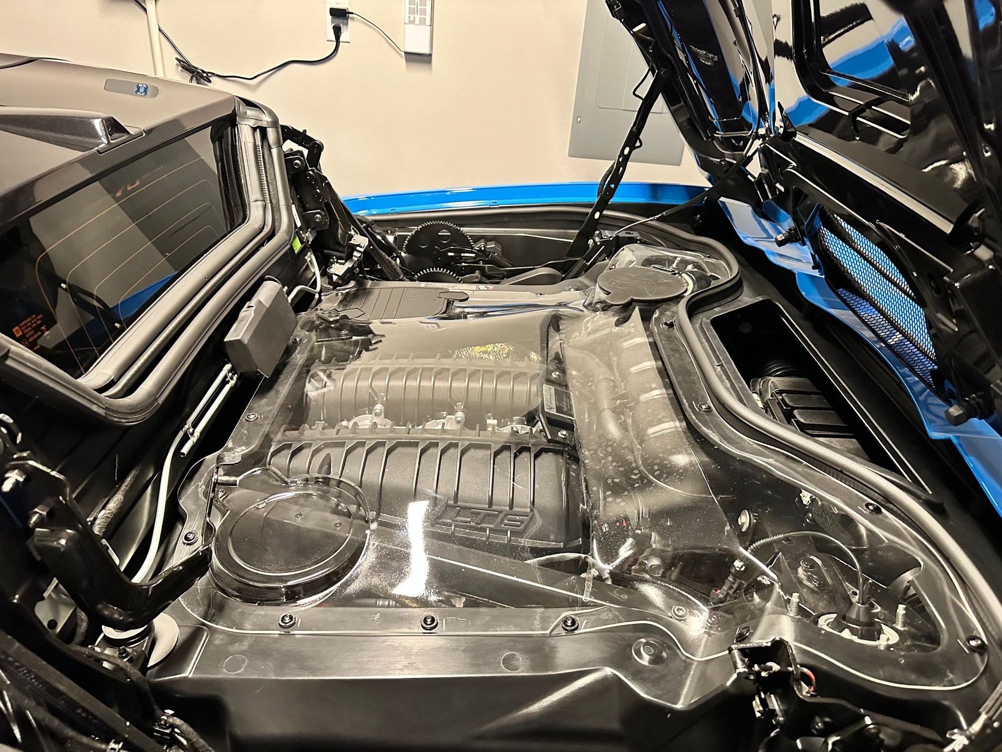 FS (For Sale) C8 HTC Stingray & Z06 Clear Engine Cover - Minor Damage ...