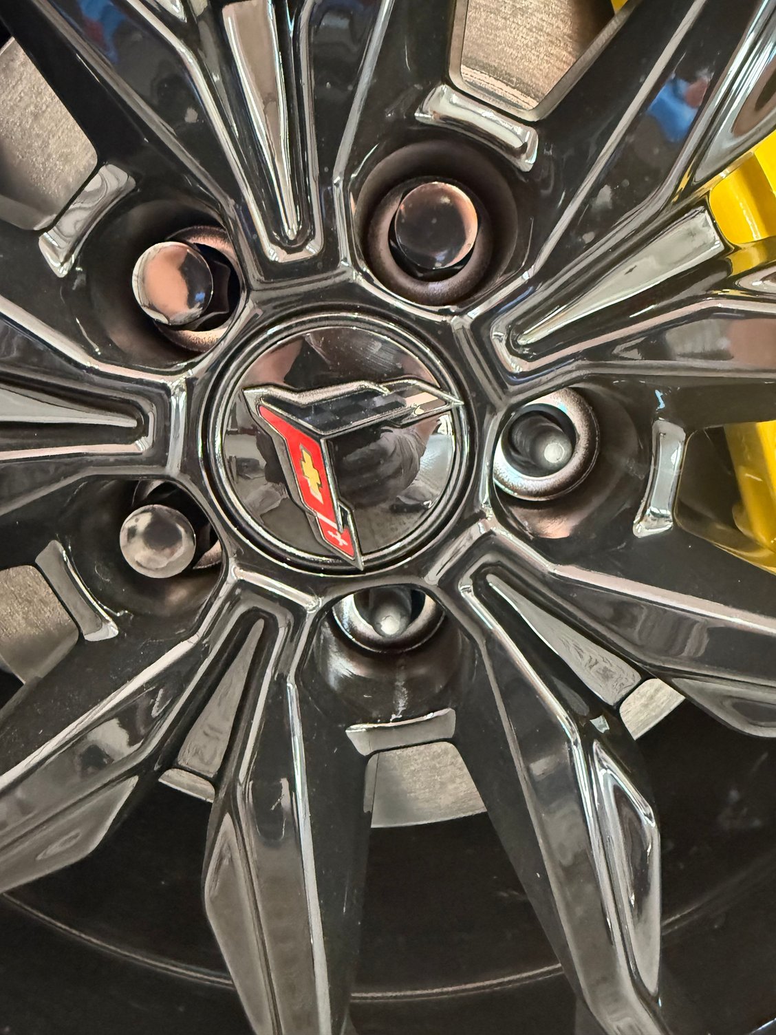 Missing lug nuts on new 2025 Stingray - CorvetteForum - Chevrolet ...