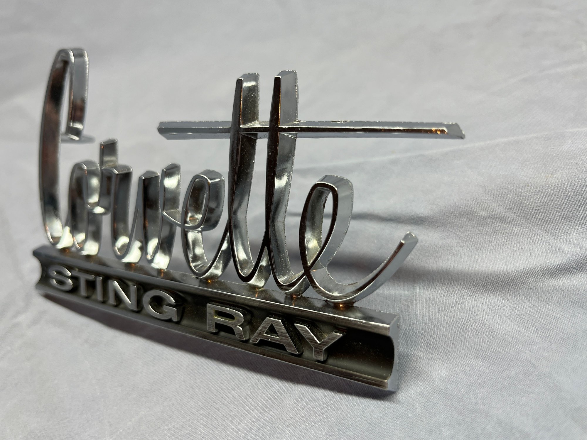 FS (For Sale) NOS 1966 1967 Corvette Hood Rear Deck emblem #3873776 ...