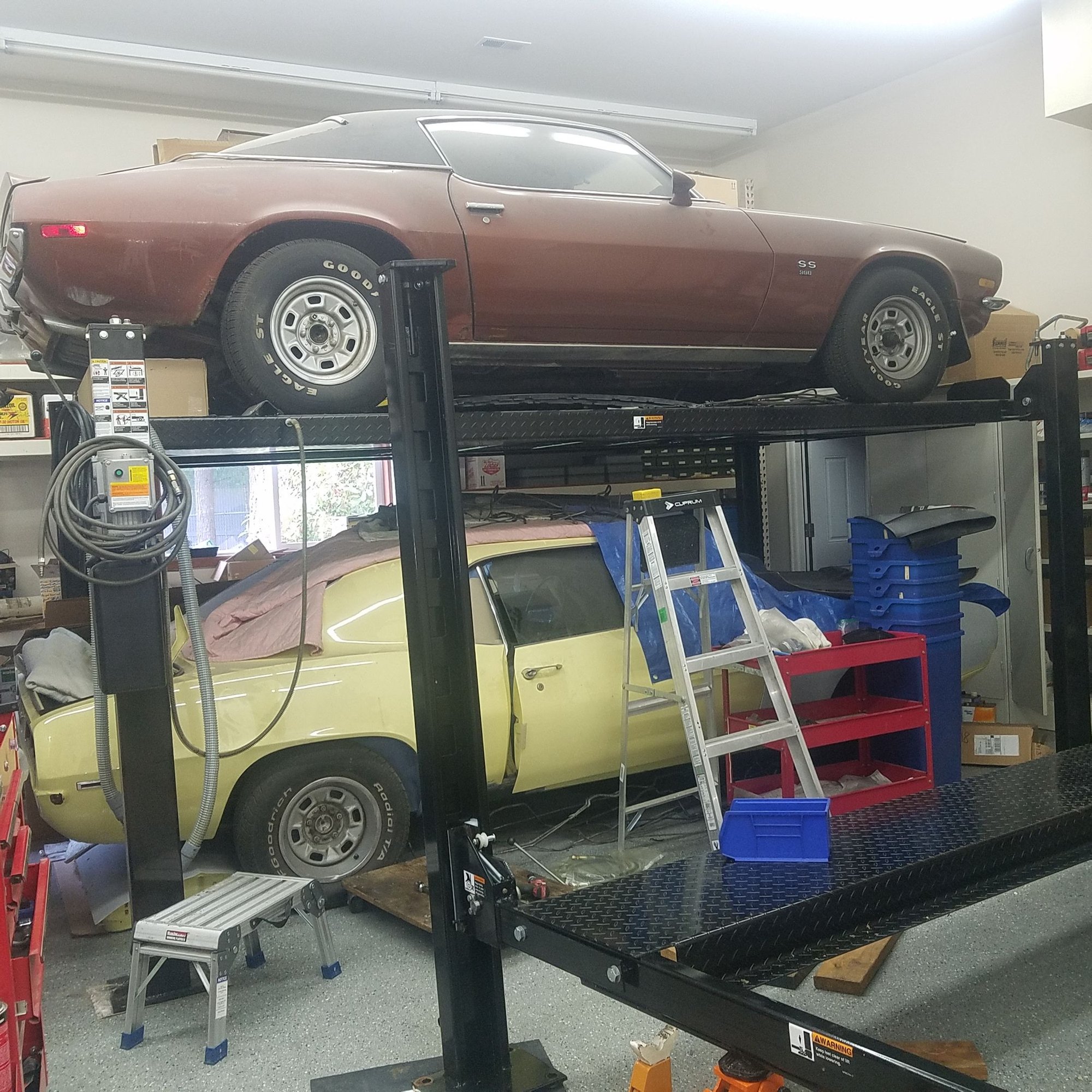 BendPack HD-9XW vs Advantage 9000 DX-9000-XLT four post lifts ...