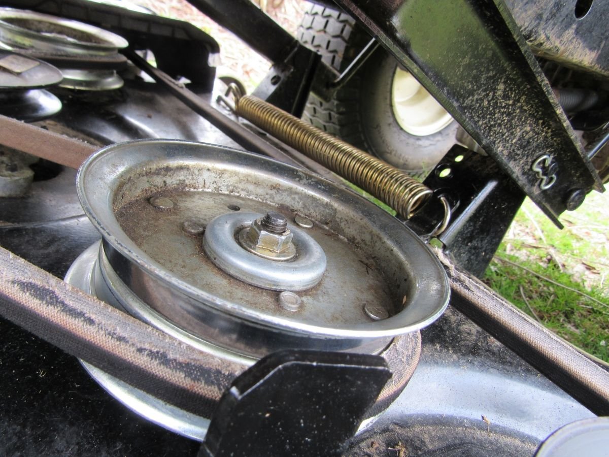 Cub Cadet XT1 LT50 Deck Belt HELP!!! - DoItYourself.com Community Forums