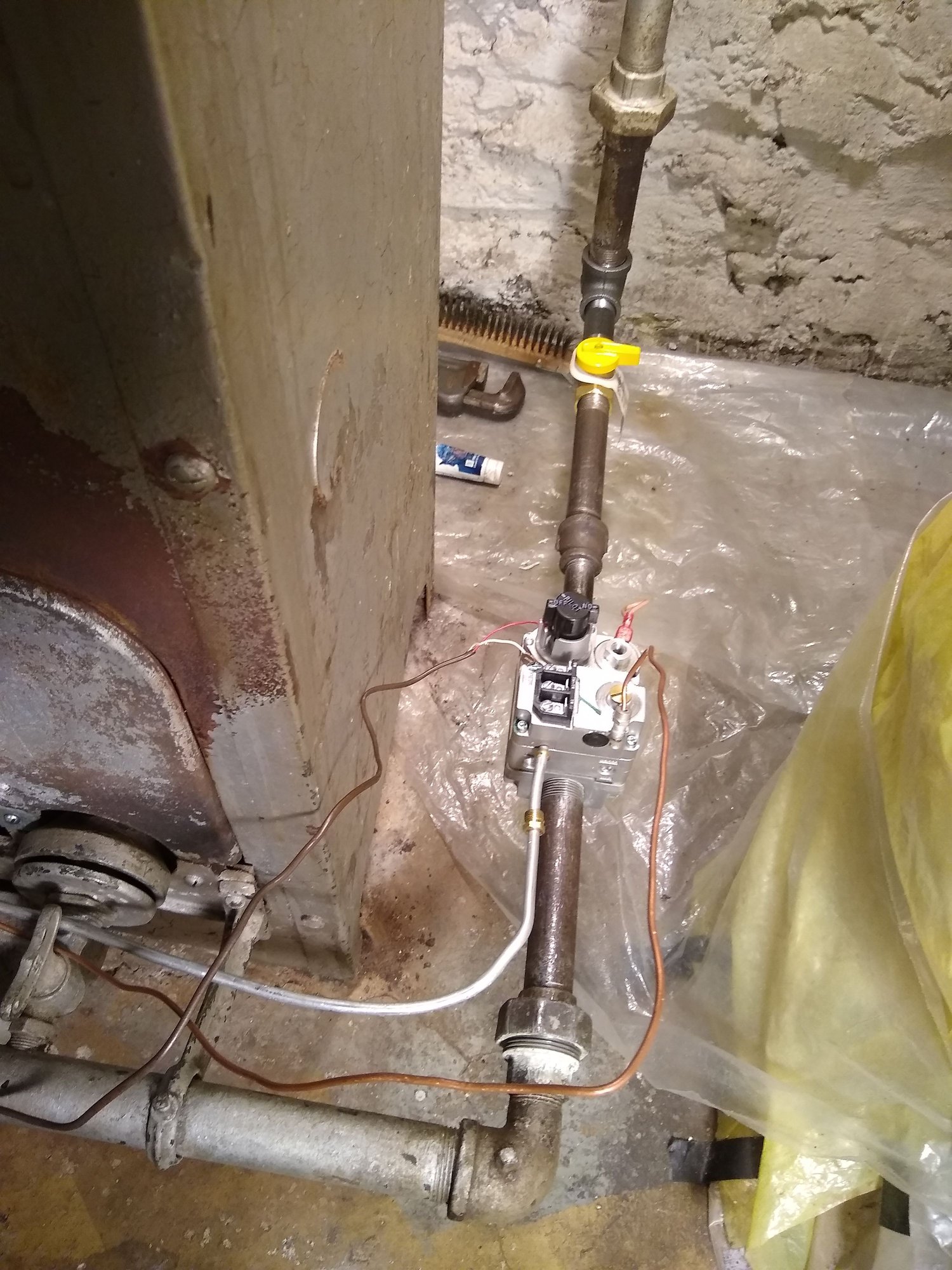 Replacing faulty valve on old gas furnace - DoItYourself.com Community Forums