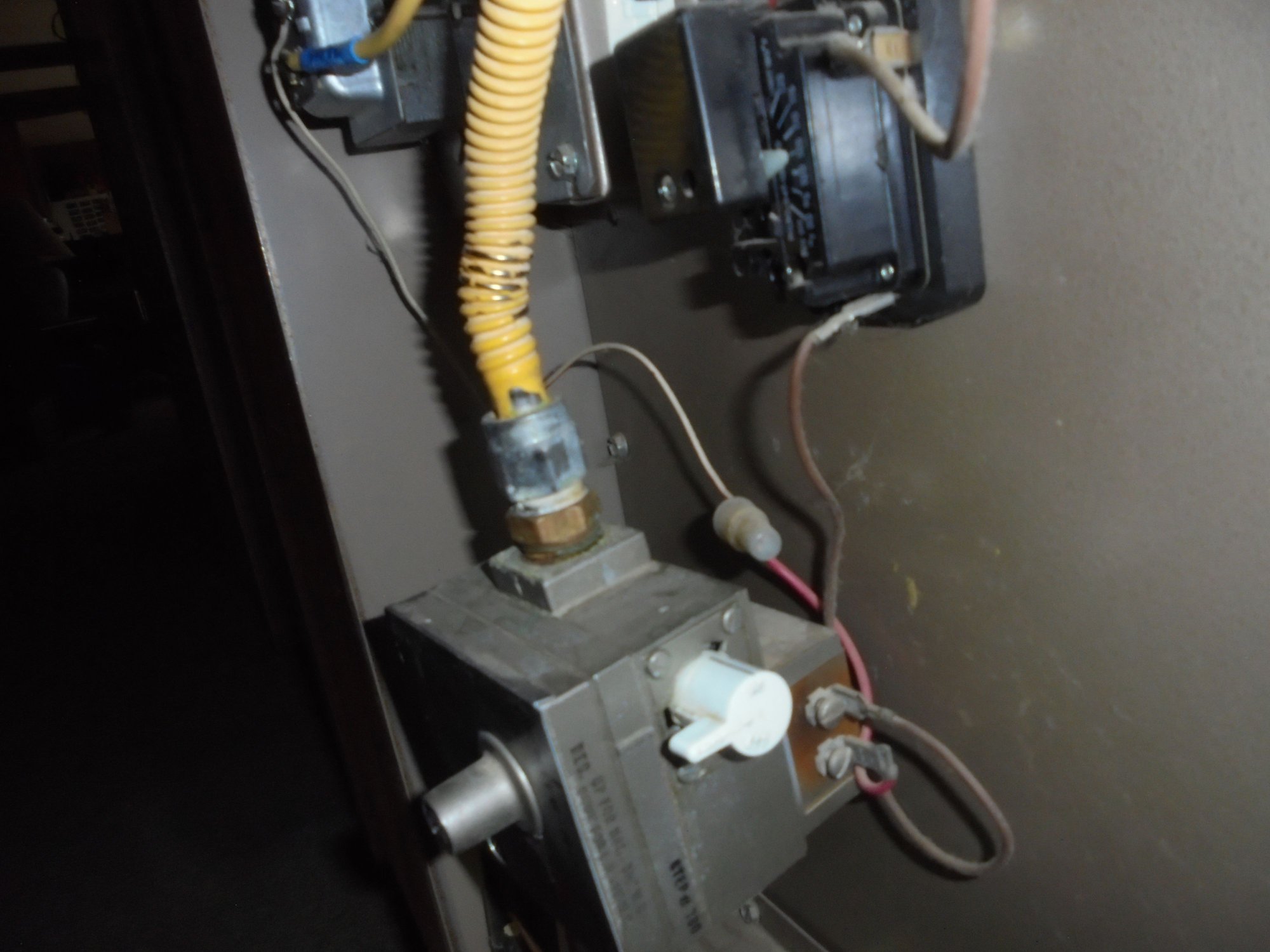 Old furnace New valve wiring questions - DoItYourself.com Community Forums