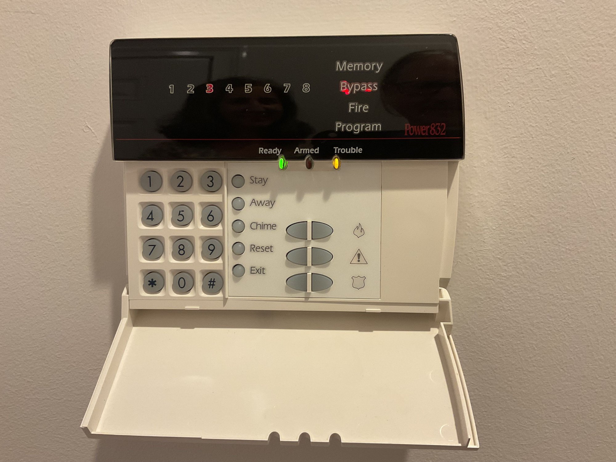 Unpowered smoke detectors on a DSC 832 system - DoItYourself.com ...