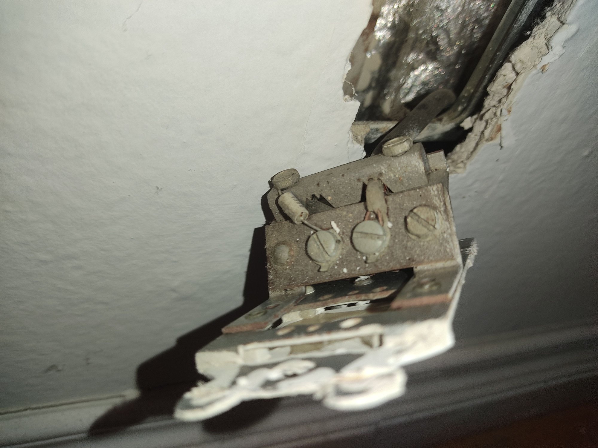 Weird outlet in an old home - DoItYourself.com Community Forums