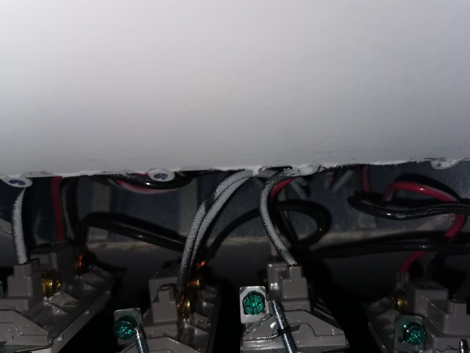 Light always ON , 3 way switch - DoItYourself.com Community Forums