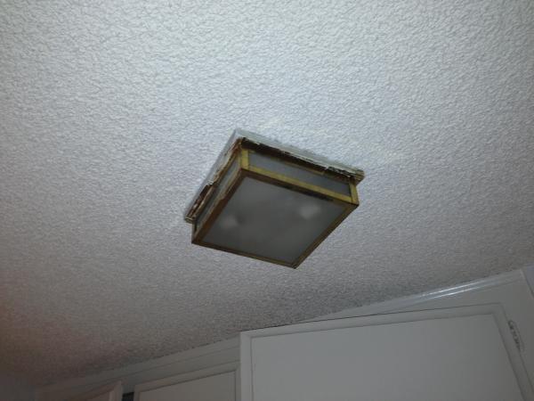 How to remove ceiling light fixture - DoItYourself.com Community Forums
