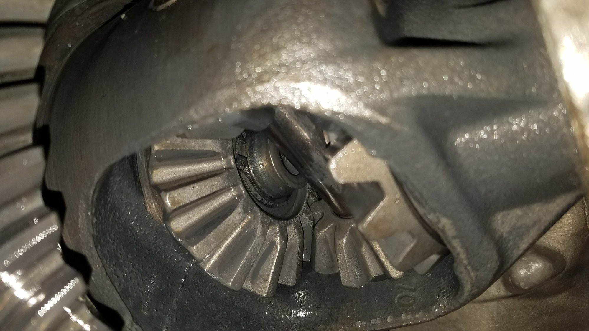 2008 Front axle seals - both sides. Who's done it? Procedures question ...