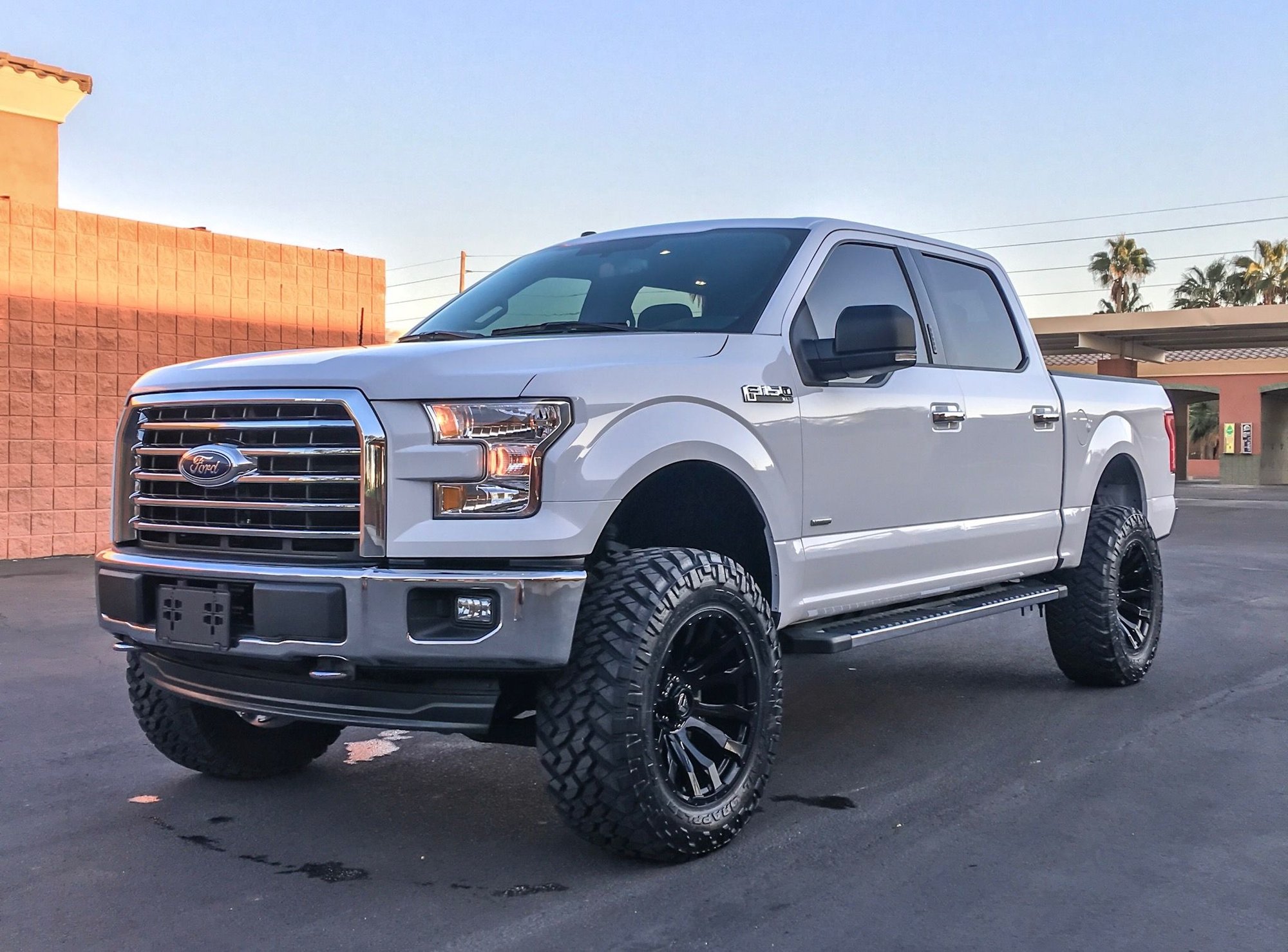 Pics of 4"-6" lifts with stock 20" rims - Page 2 - Ford F150 Forum ...