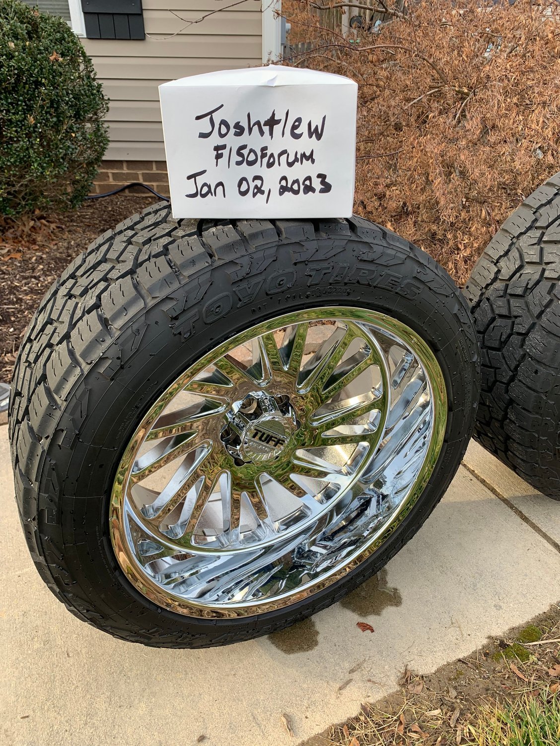 Southeast 22x12 Tuff T2A wheels and 33x12.5R22 Toyo Open Country AT3 ...