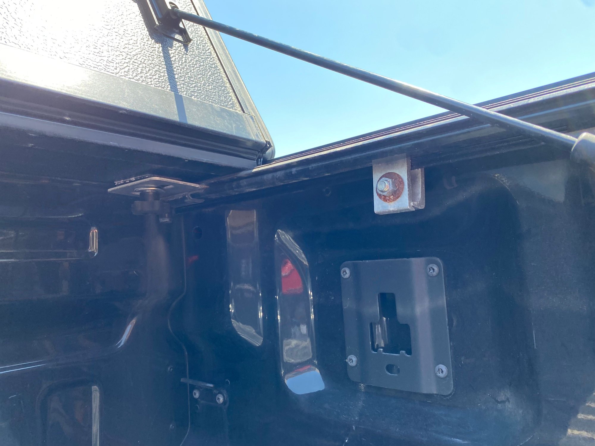 Southwest 2015 F-150 SCREW 5.7 Bed cover / Weather Techs - Ford F150 ...